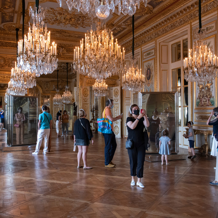 Self-guided tour with confidant: state rooms and loggia